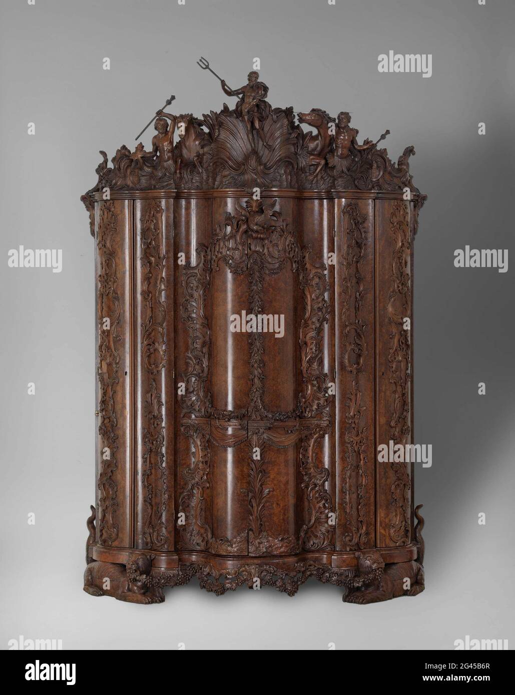 Rococo buffet cabinet hi-res stock photography and images - Alamy