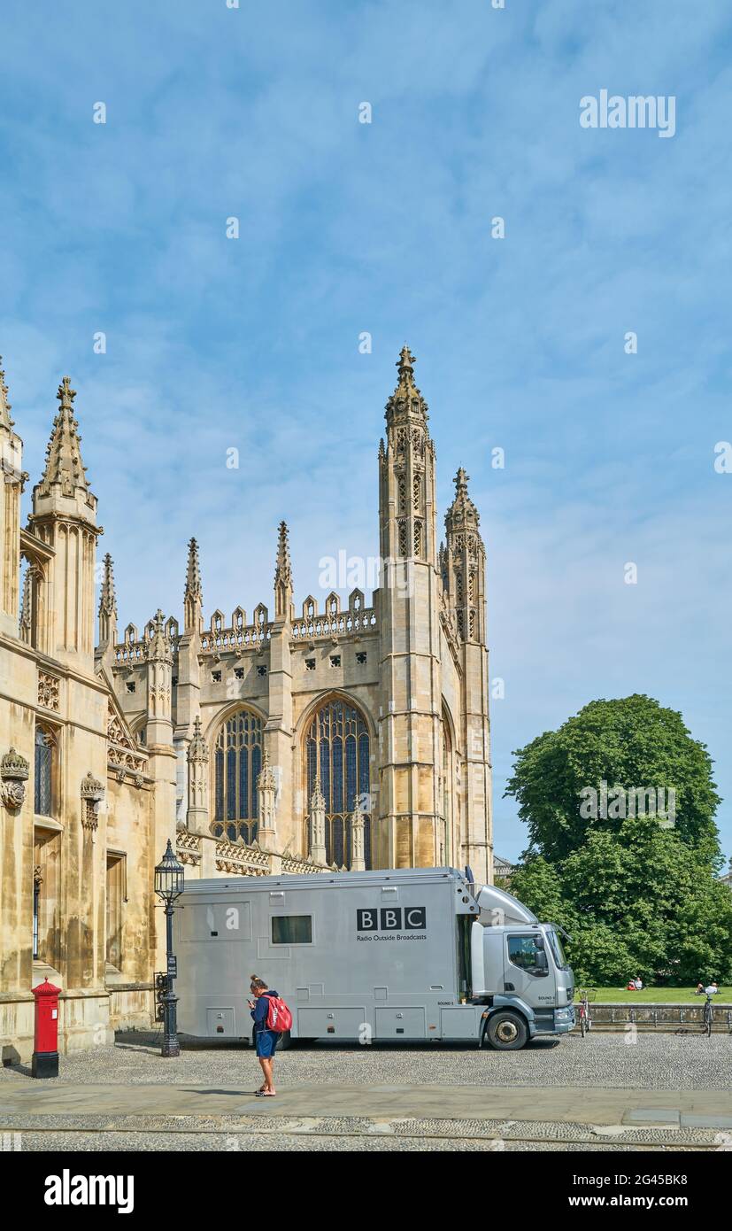 Broadcast van hi-res stock photography and images - Alamy