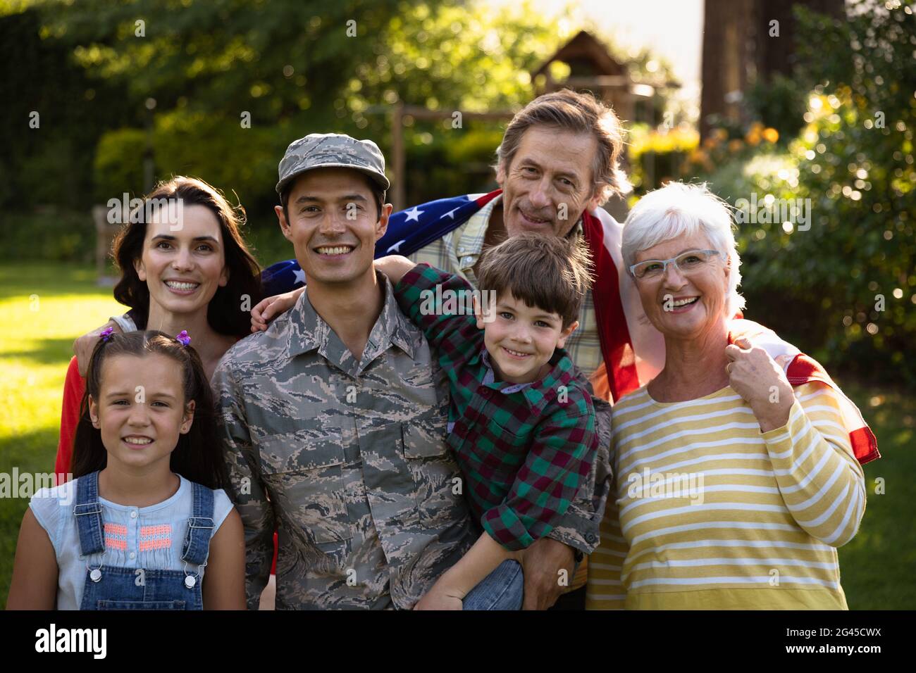 Mother child and soldier homecoming family hi-res stock photography and ...