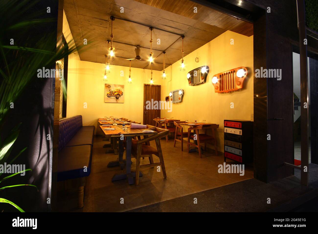 Pavit tiles hi-res stock photography and images - Alamy