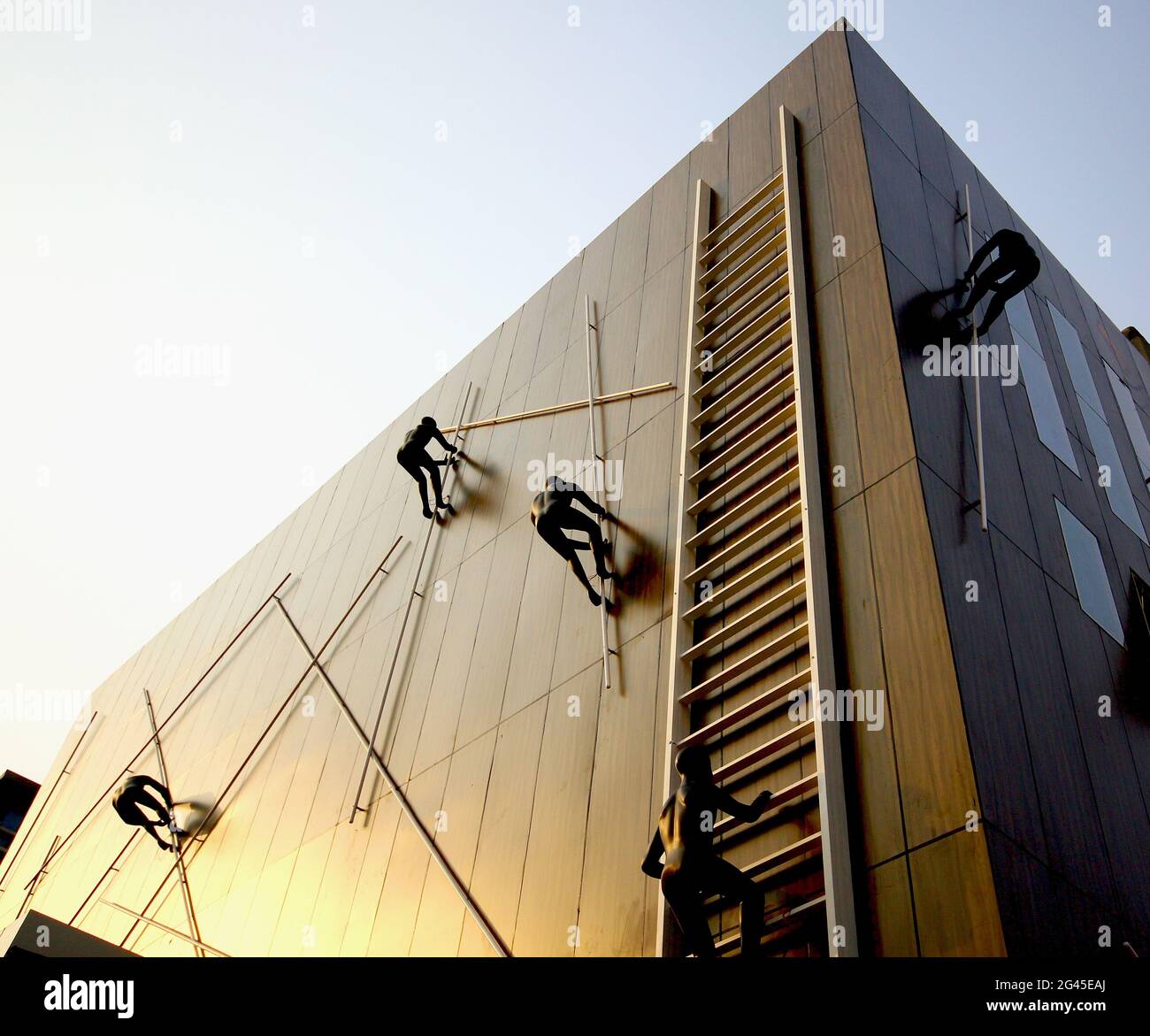 Sheet metal building facade hi-res stock photography and images - Alamy