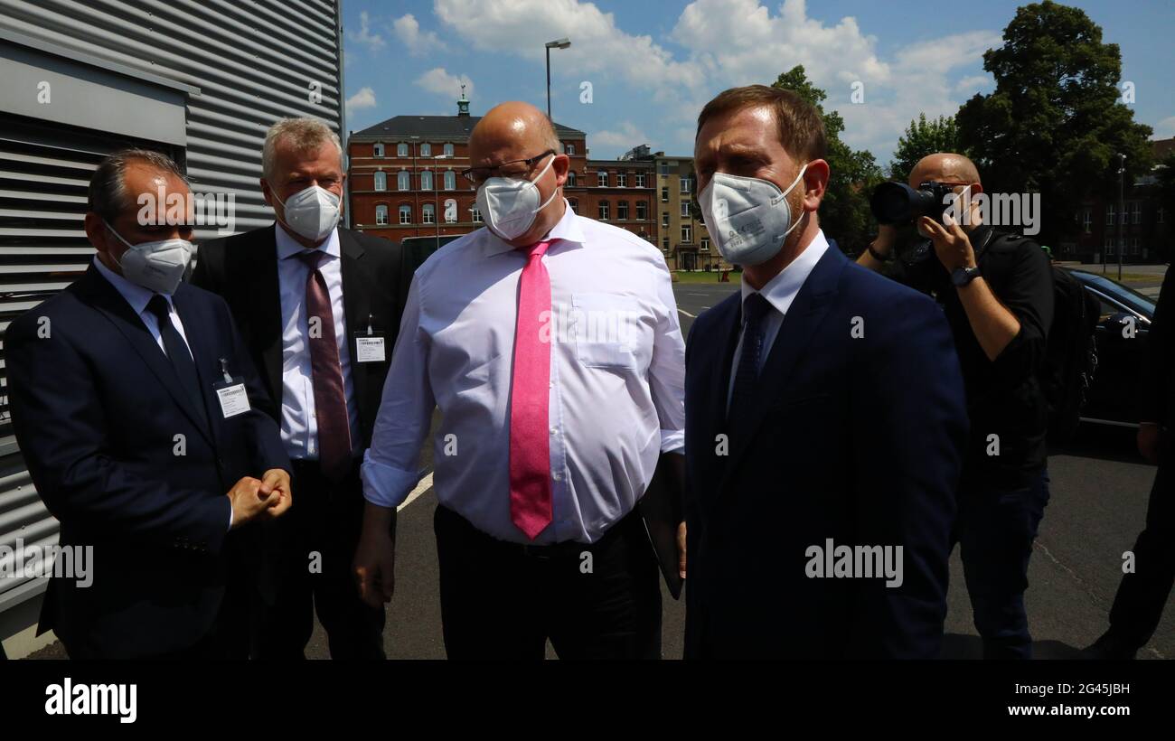 Ministerpräsident Michael Kretschmer, Staatsminister Thomas Schmidt und ...