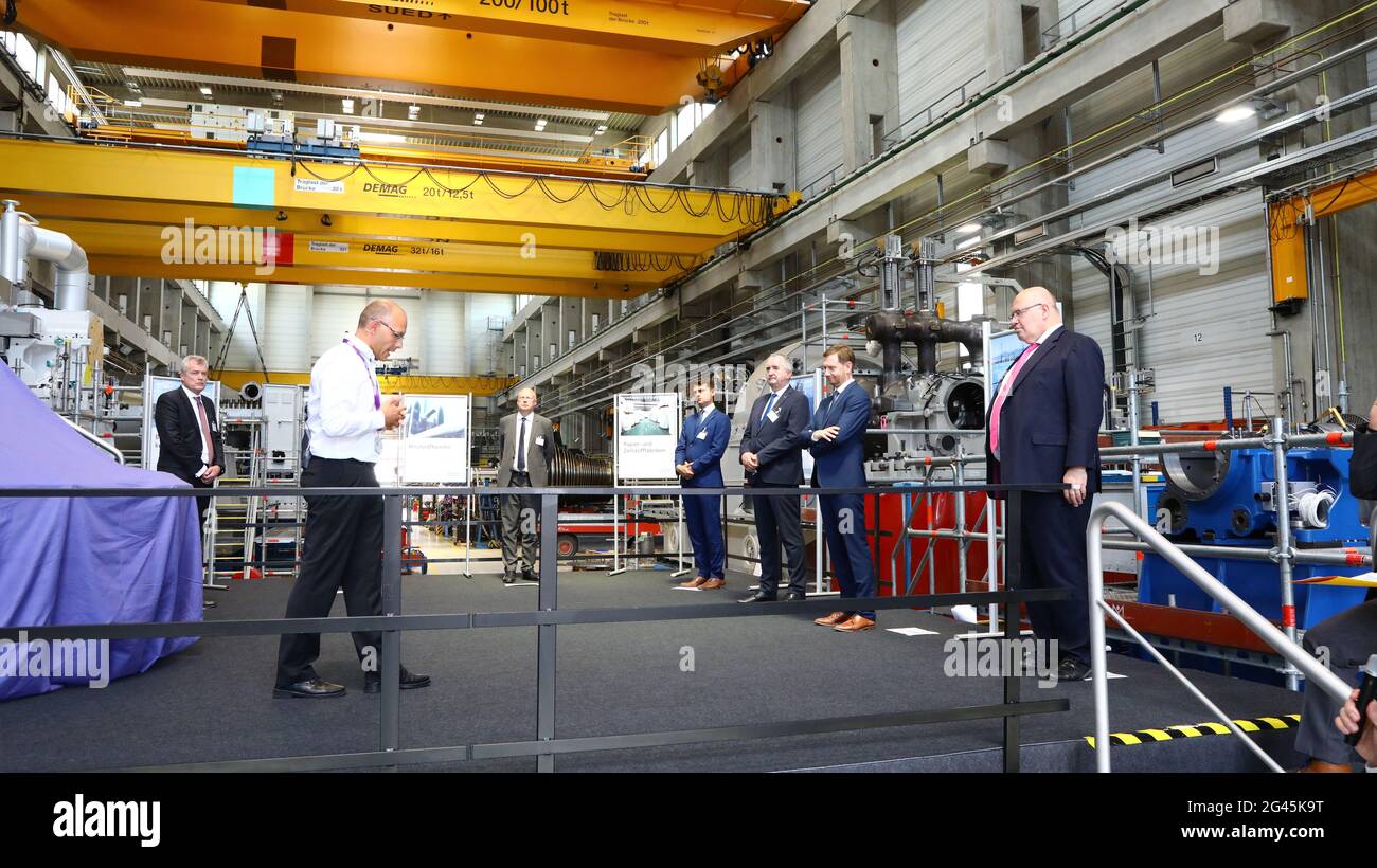 Ministerpräsident Michael Kretschmer, Staatsminister Thomas Schmidt und ...