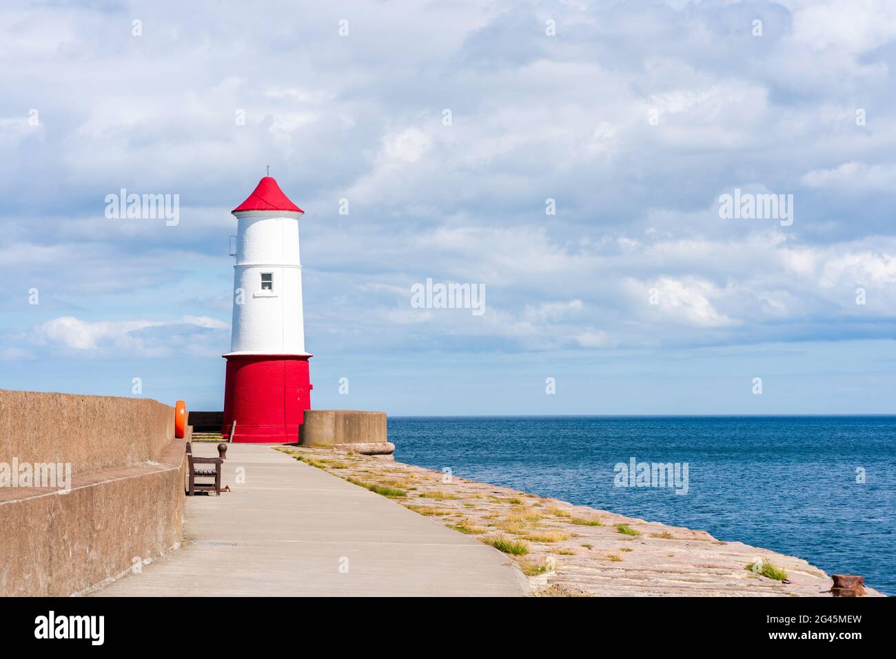 Berwick Lighthouse at the mouth of the River Tweed in Berwick-upon ...