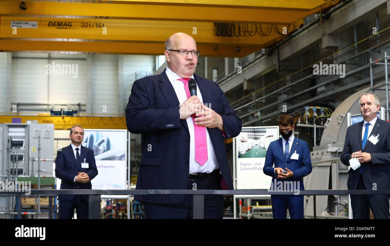 Ministerpräsident Michael Kretschmer, Staatsminister Thomas Schmidt und ...