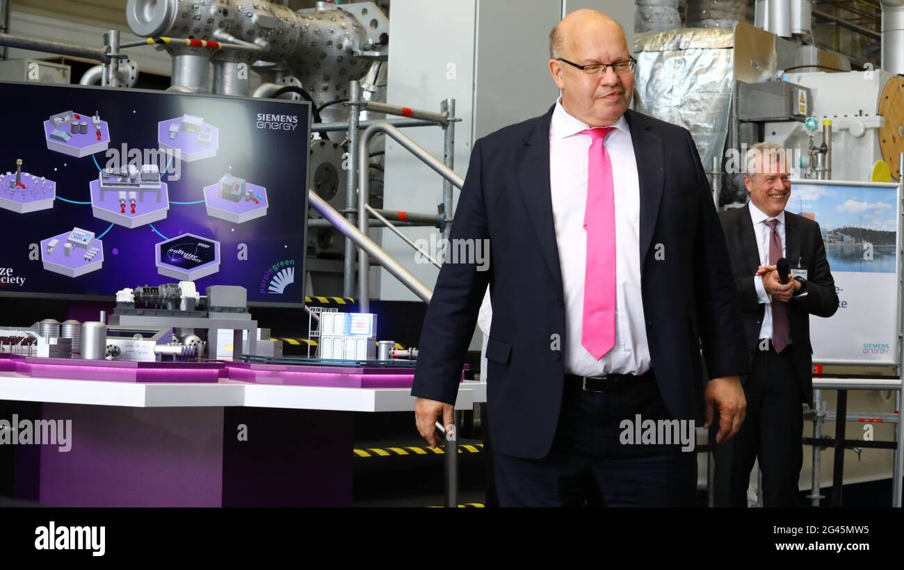 Ministerpräsident Michael Kretschmer, Staatsminister Thomas Schmidt und ...