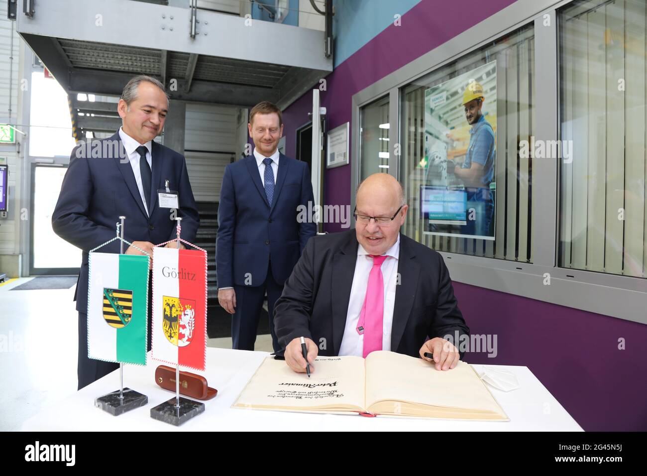 Ministerpräsident Michael Kretschmer, Staatsminister Thomas Schmidt und ...