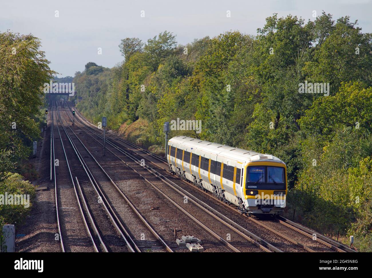 Class 465 train hi-res stock photography and images - Alamy