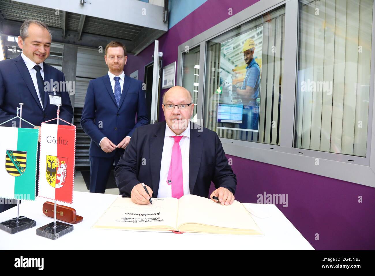 Ministerpräsident Michael Kretschmer, Staatsminister Thomas Schmidt und ...
