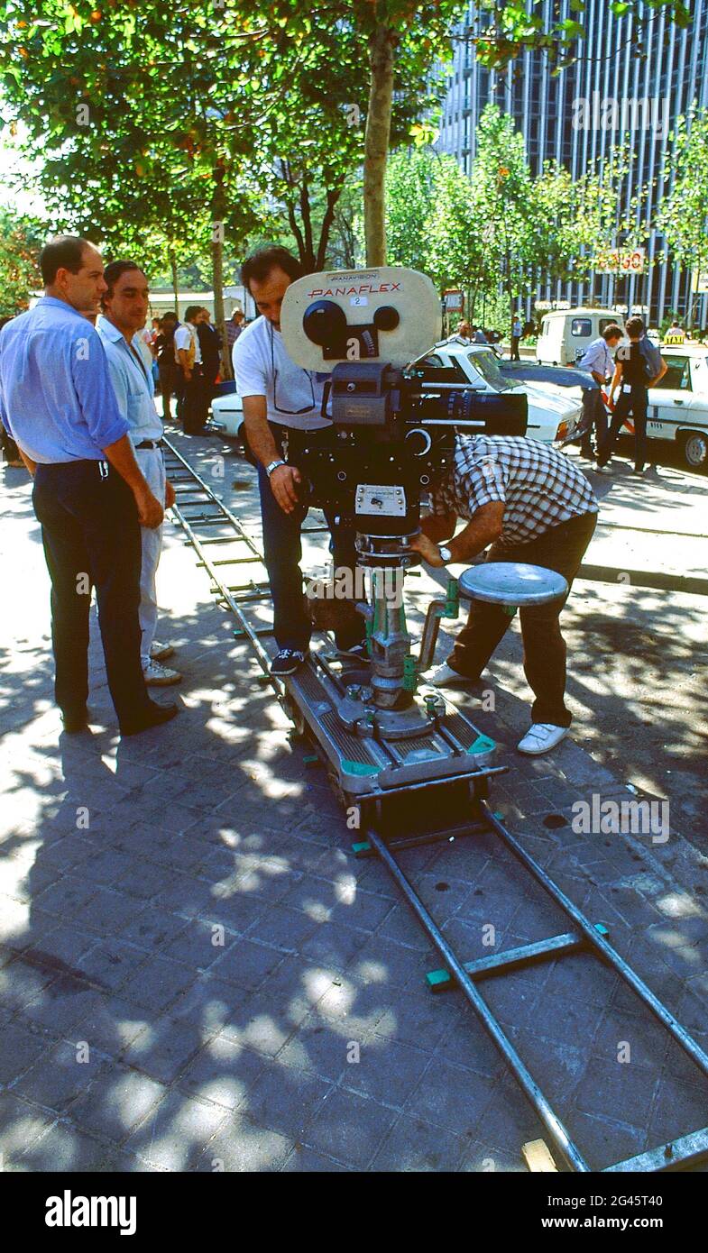 RODAJE DE PELICULA EL ATROPELLO-CAMARA DE CINE MONTADA SOBRE RAILES ...