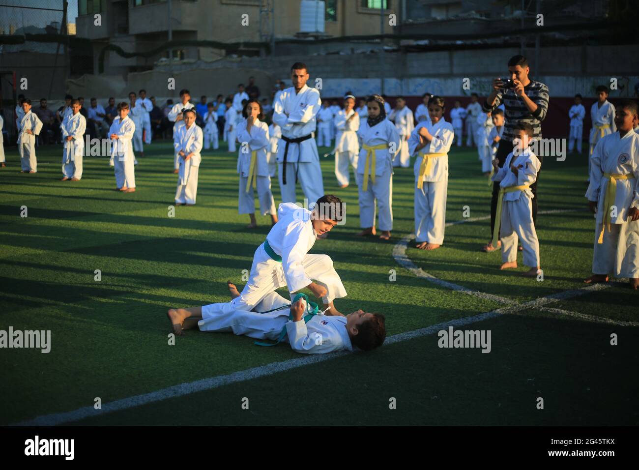 Deir al-Balah, The Gaza Strip, Palestine. 18th June, 2021. Palestinian ...