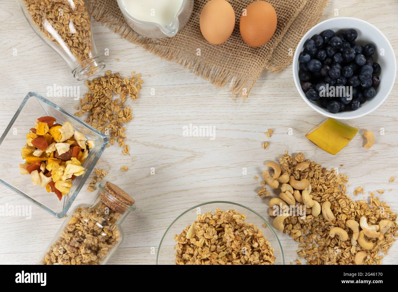 Table variety food items hi-res stock photography and images - Alamy