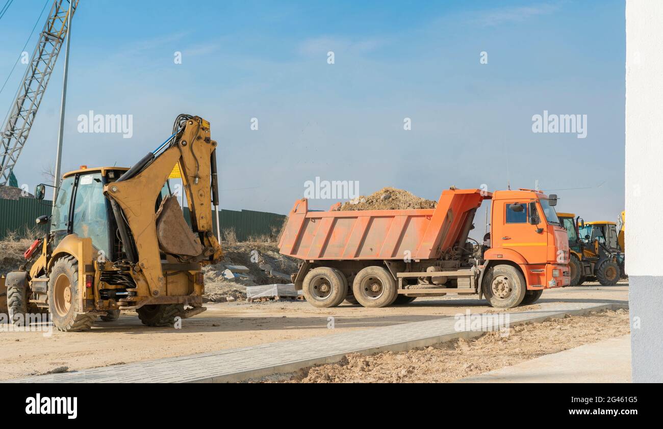 heavy industrial tech machines used to build new buildings Stock Photo ...
