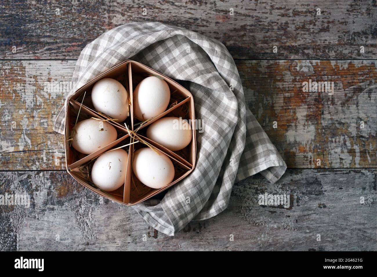 Eggs box different white hi-res stock photography and images - Alamy