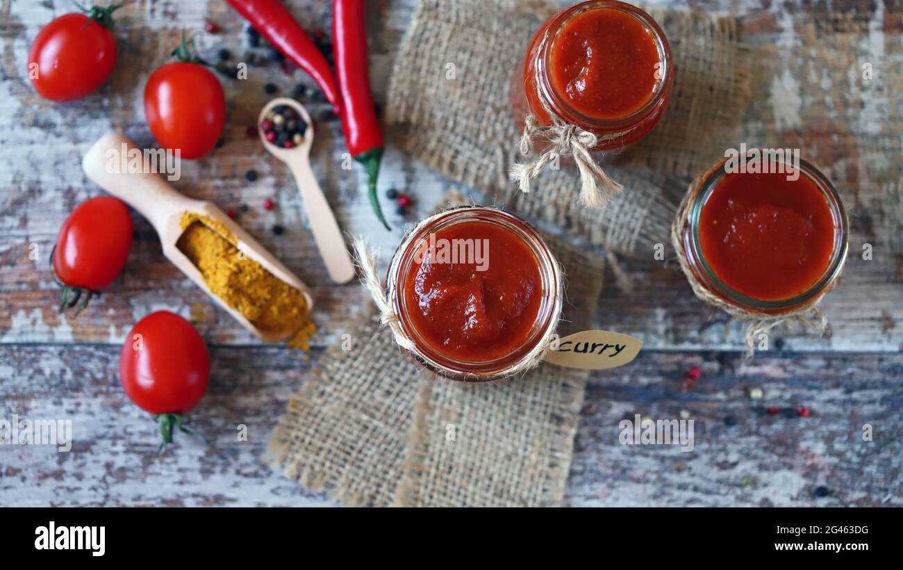 Curry Sauce. Cooking at home Stock Photo - Alamy