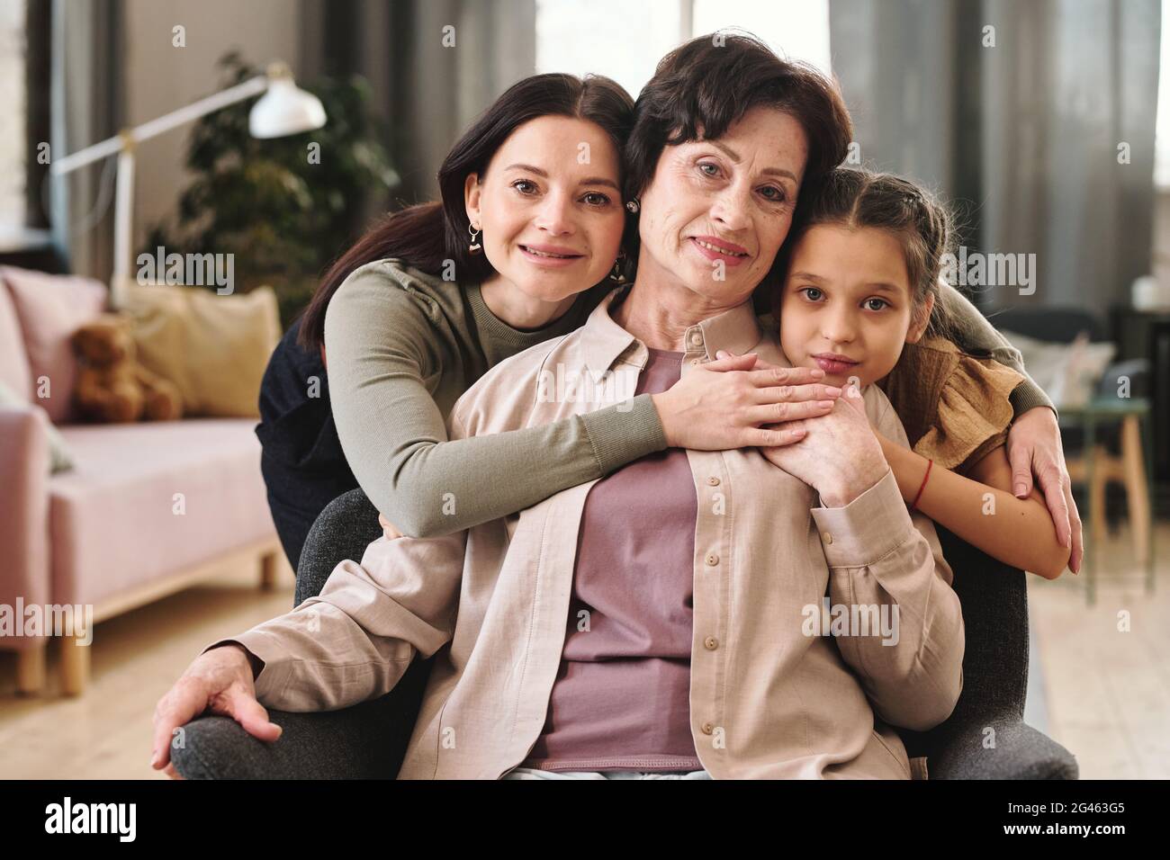 Three generations women portrait hi-res stock photography and images ...