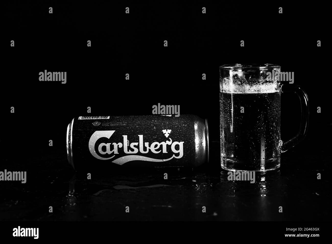 Pint of carlsberg Black and White Stock Photos & Images - Alamy