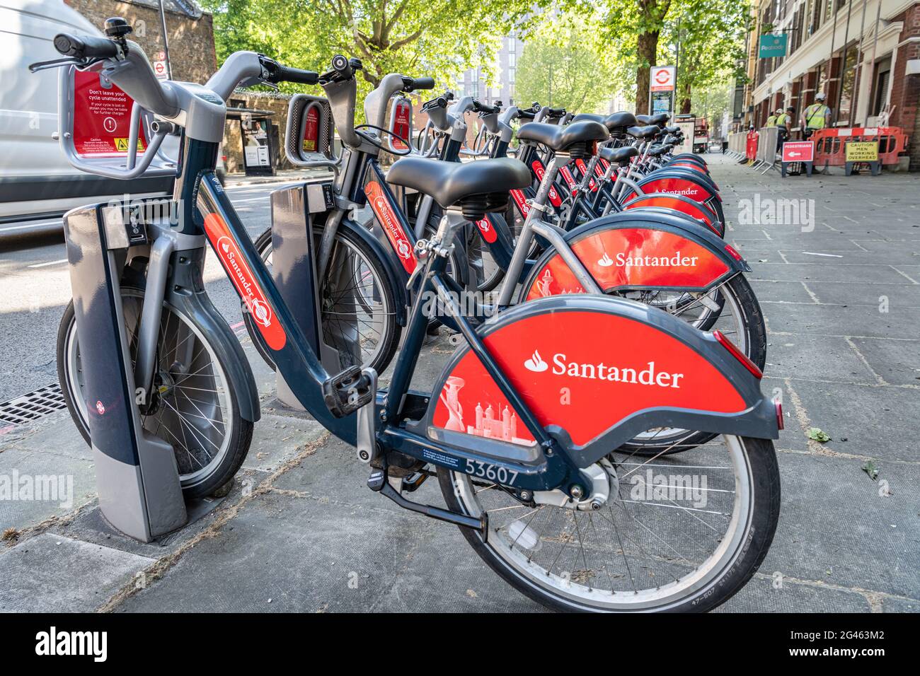 Santander Bank Rental Cycles lined up on their stands, London, UK Stock ...