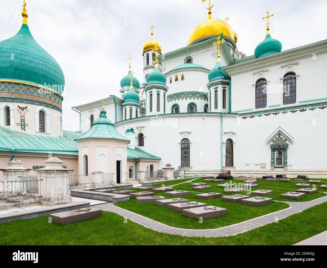 Russian orthodox burial ground hi-res stock photography and images - Alamy