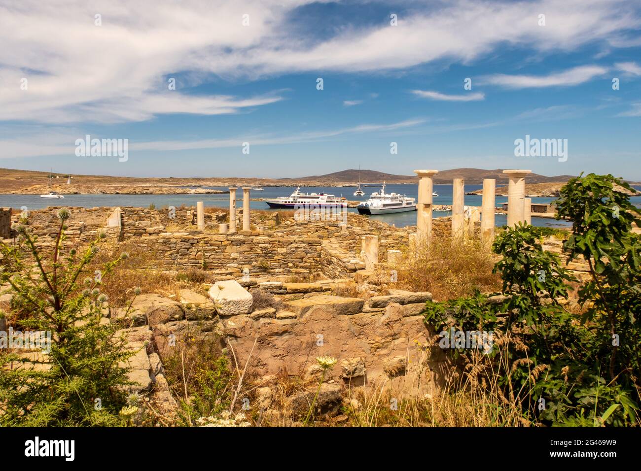 Delos ships hi-res stock photography and images - Alamy