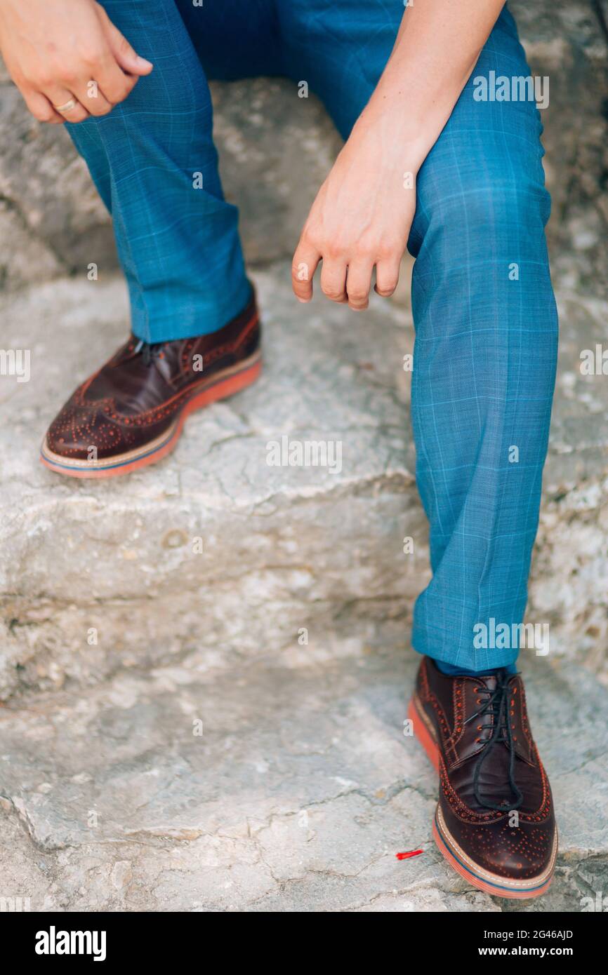 Male legs hi-res stock photography and images - Alamy
