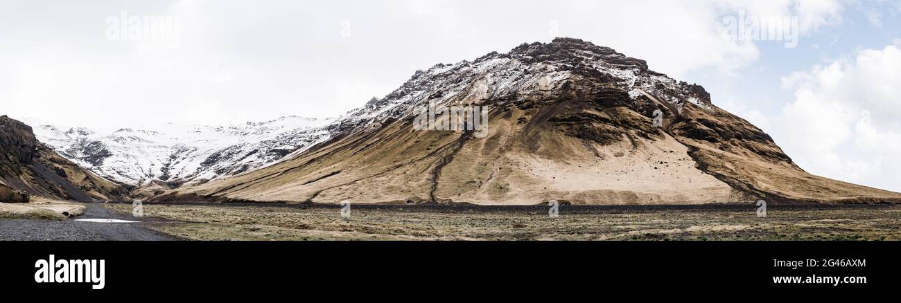 Panorama dramatic snow covered iceland hi-res stock photography and ...
