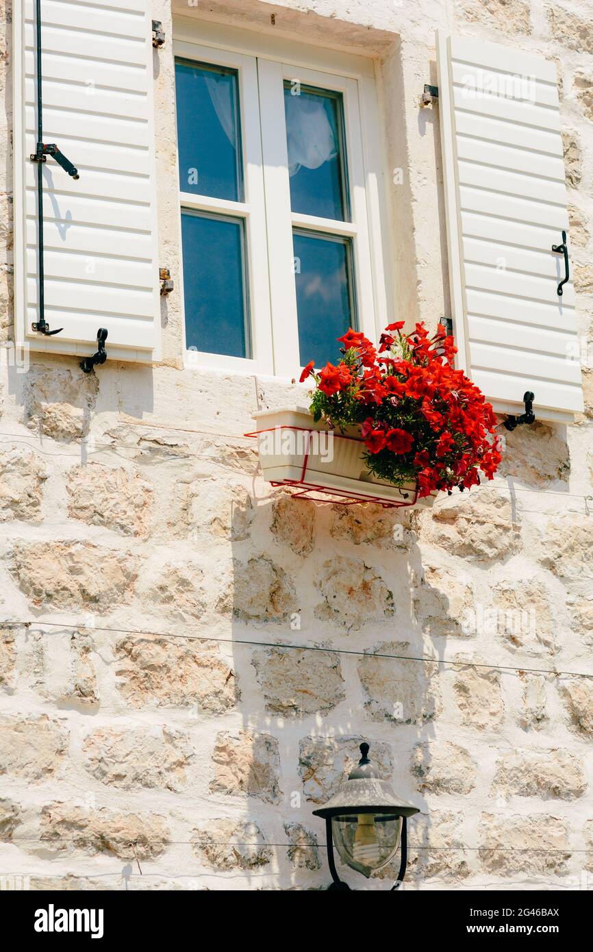 White window shutters hi-res stock photography and images - Alamy