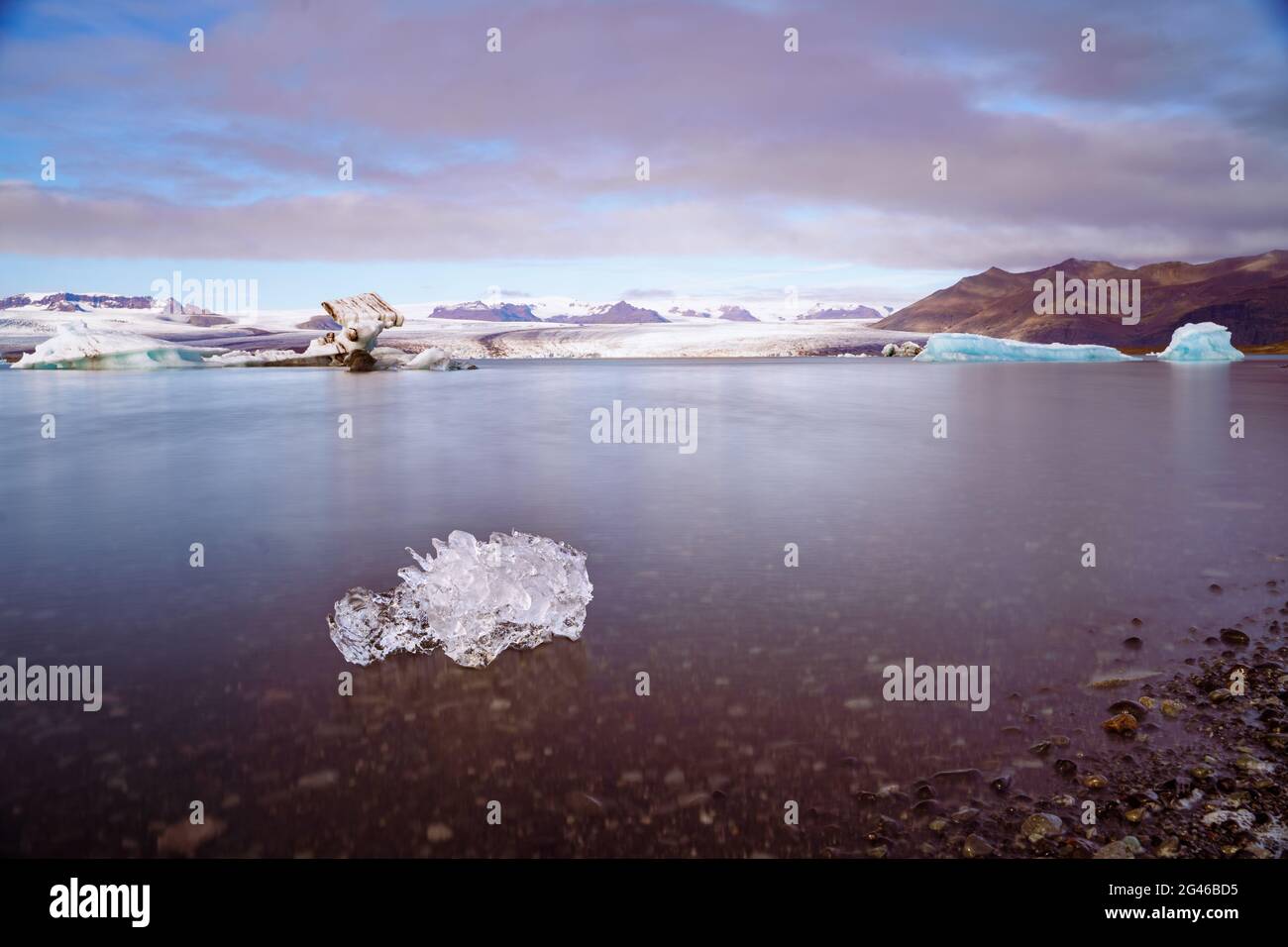 Ice cube mountain hi-res stock photography and images - Alamy
