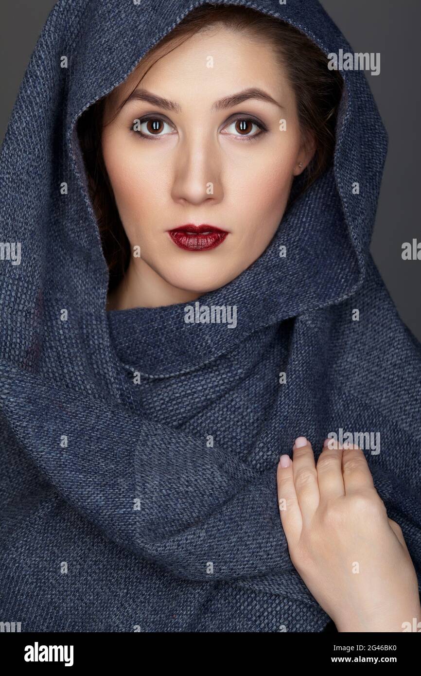 Gorgeous brunette brown eyes hi-res stock photography and images - Alamy