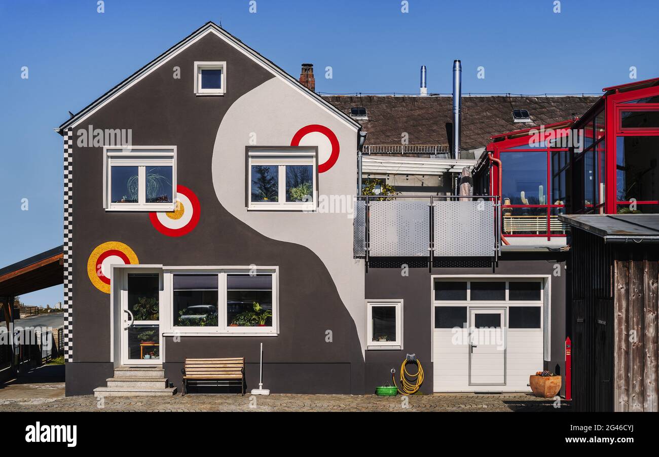 House with smoke windows hi-res stock photography and images - Alamy