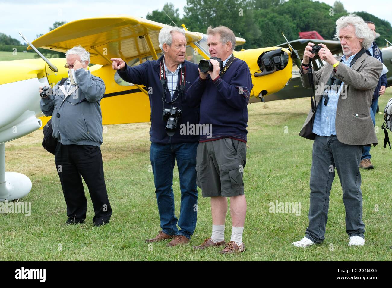 Air spotters hi-res stock photography and images - Alamy