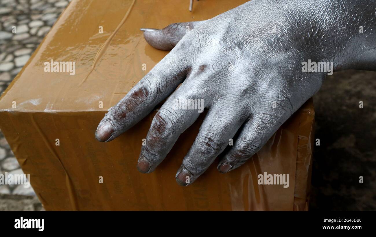 Manusia silver hi-res stock photography and images - Alamy