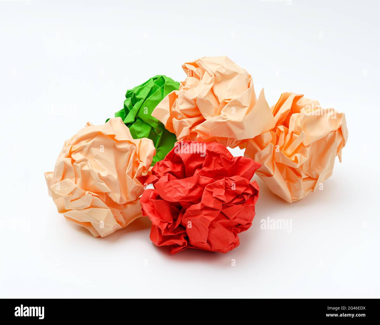 Pile of crumpled paper garbage hi-res stock photography and images - Alamy