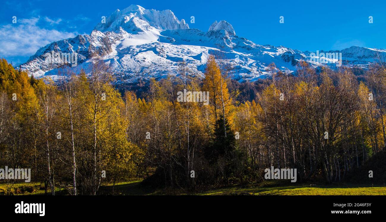 Autumn in alps landscape hi-res stock photography and images - Alamy