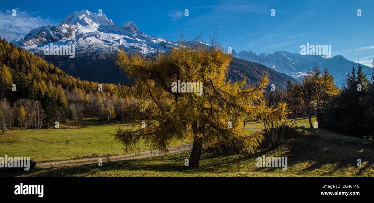 Autumn in alps landscape hi-res stock photography and images - Alamy