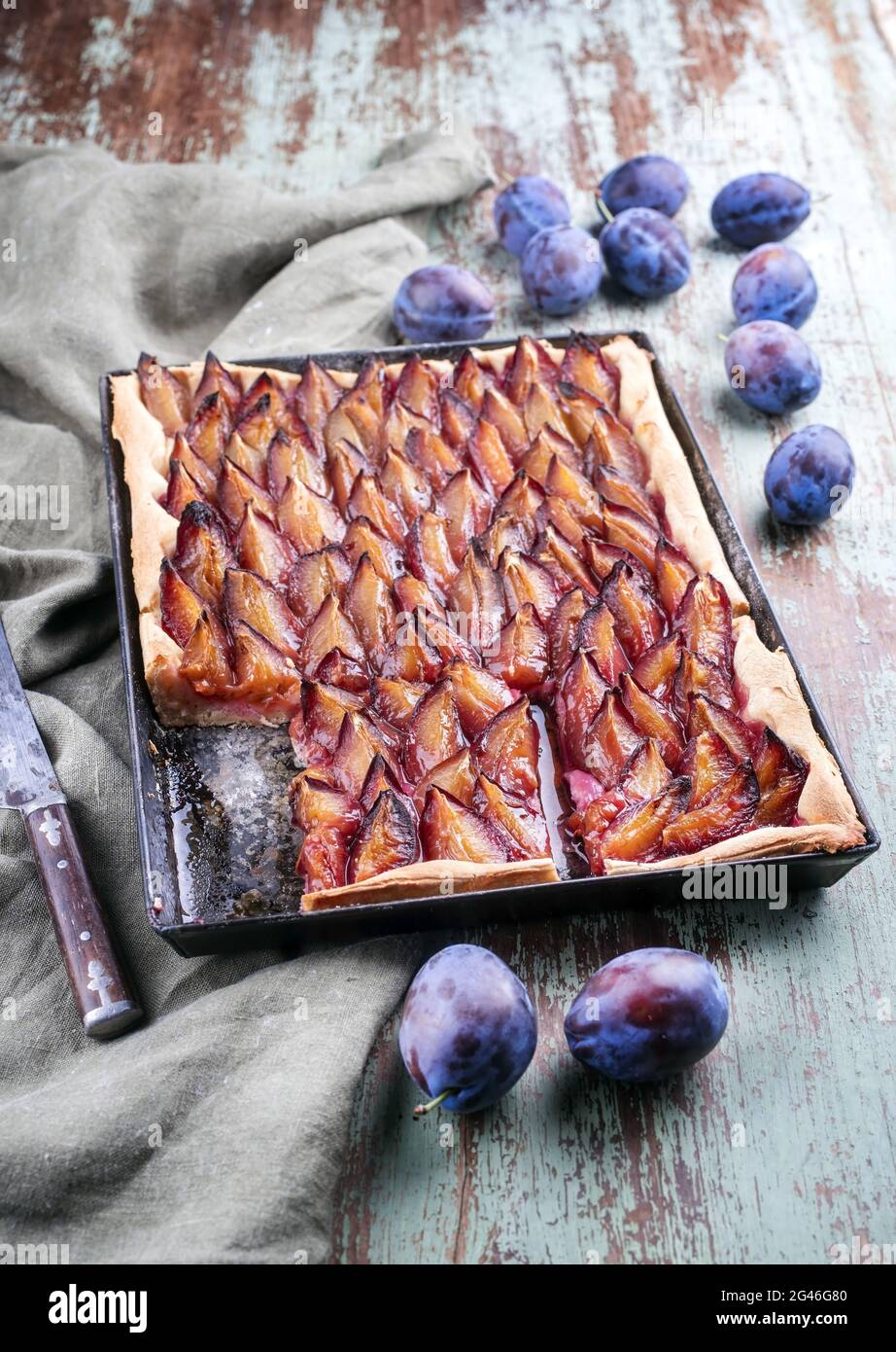 Overhead german prune pie hi-res stock photography and images - Alamy