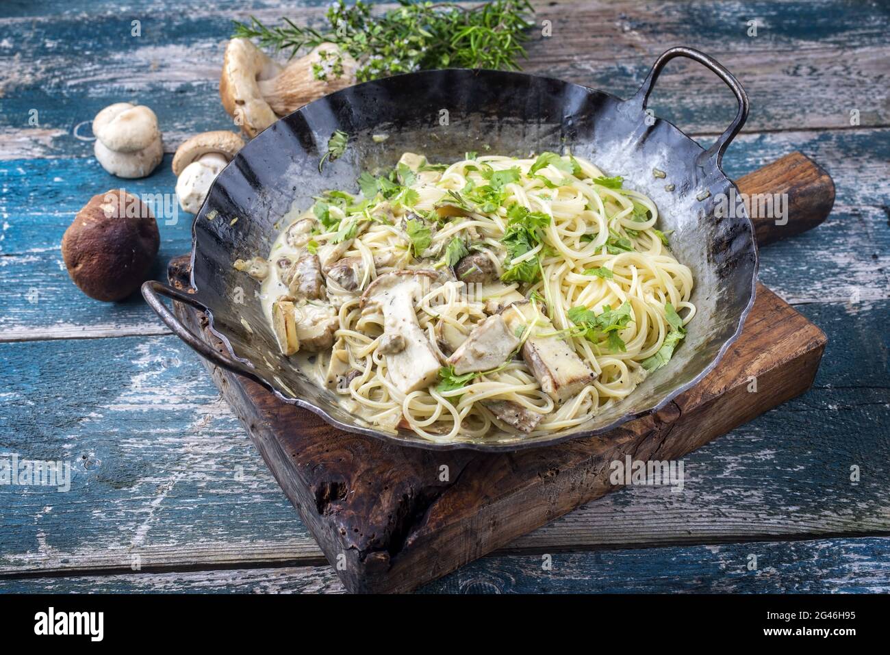 Spaghetti ai funghi porcini hi-res stock photography and images - Alamy