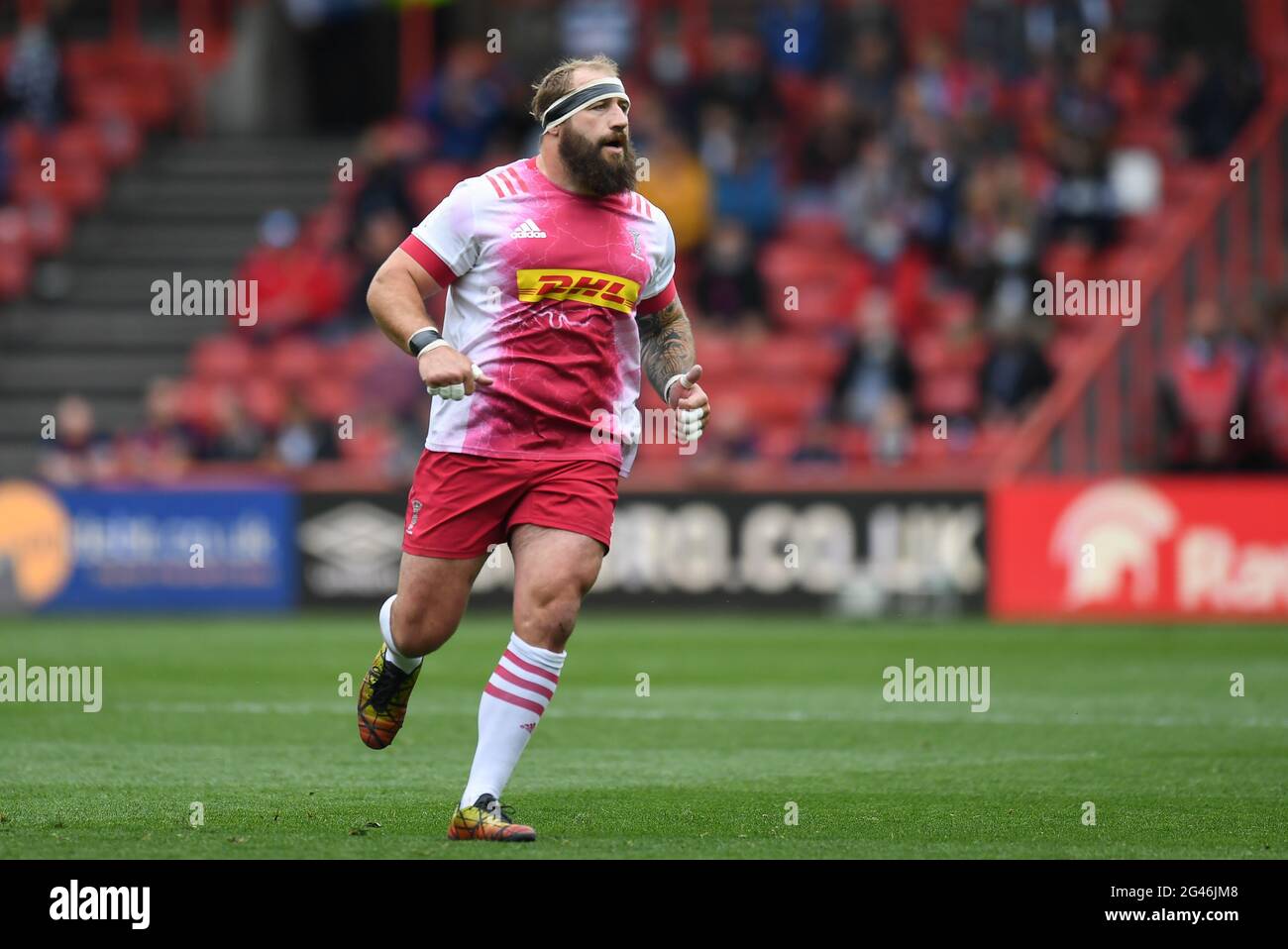 Joe Marler of Harlequins Rugby in action during the game Stock Photo ...