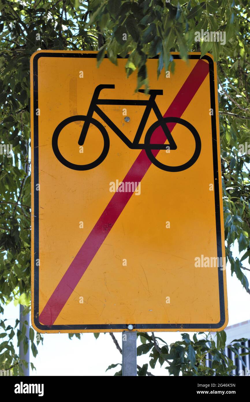 Traffic sign no parking cycle hi-res stock photography and images - Alamy