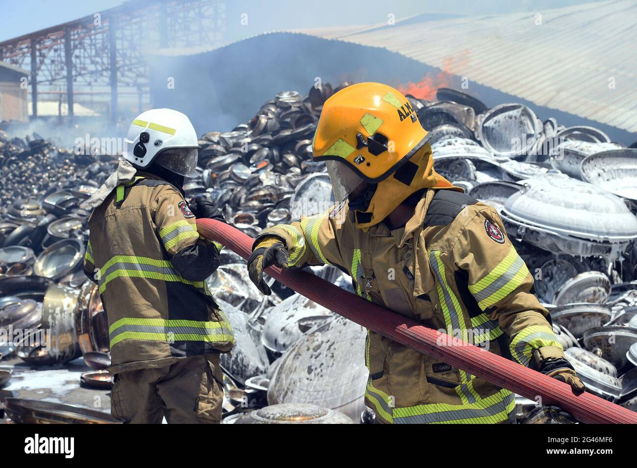 Kuwait fire force hi-res stock photography and images - Alamy