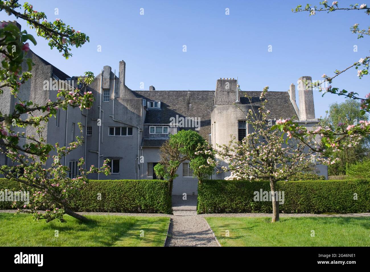 Charles rennie mackintosh hill house exterior of the hill house hi-res ...