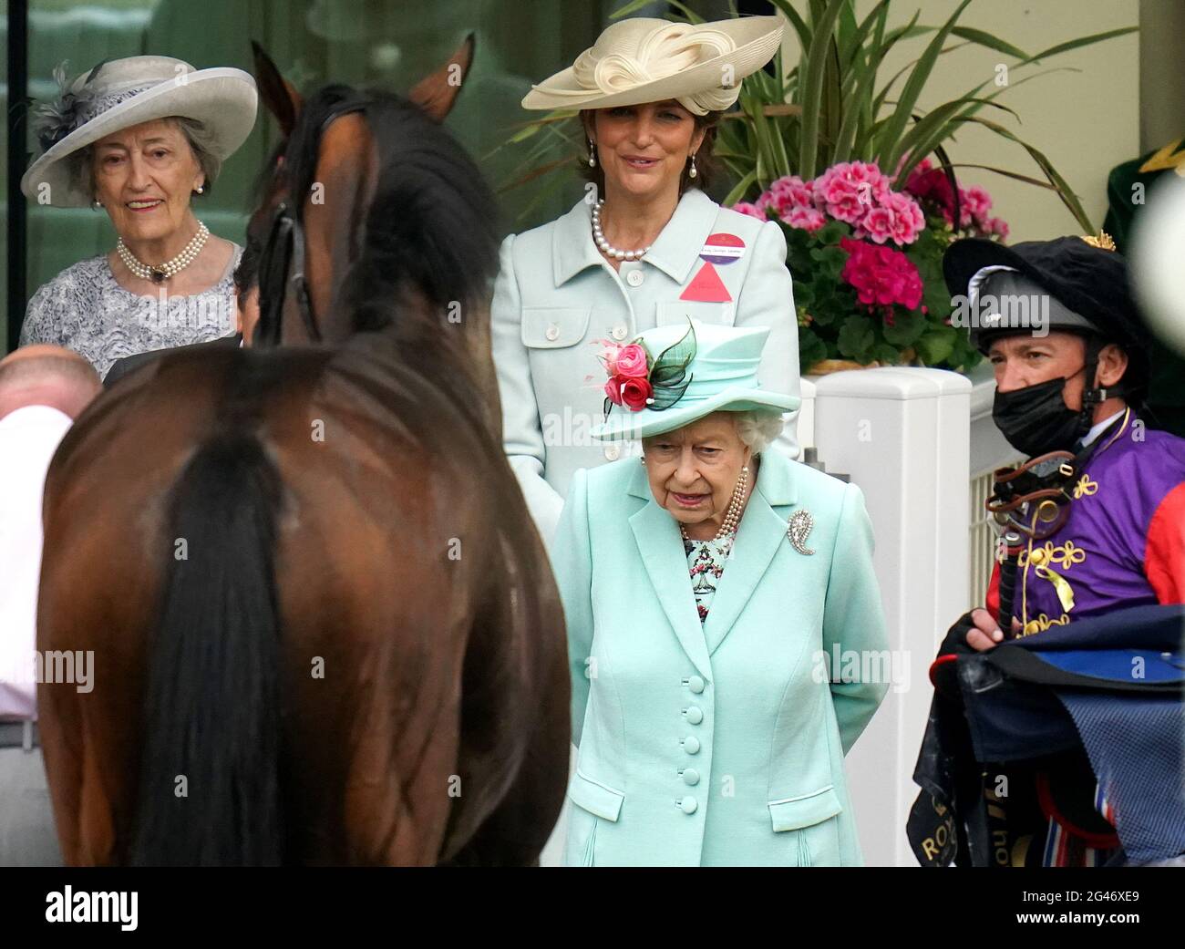 Queen Elizabeth II with racing manager John Warren and jockey Frankie ...