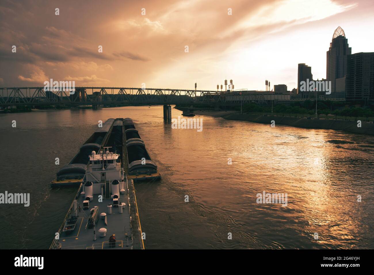 Cargo ship carrying products hi-res stock photography and images - Alamy