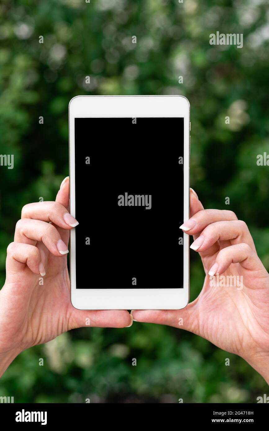 Connecting People Together, Voice Video Calling, Communication ...