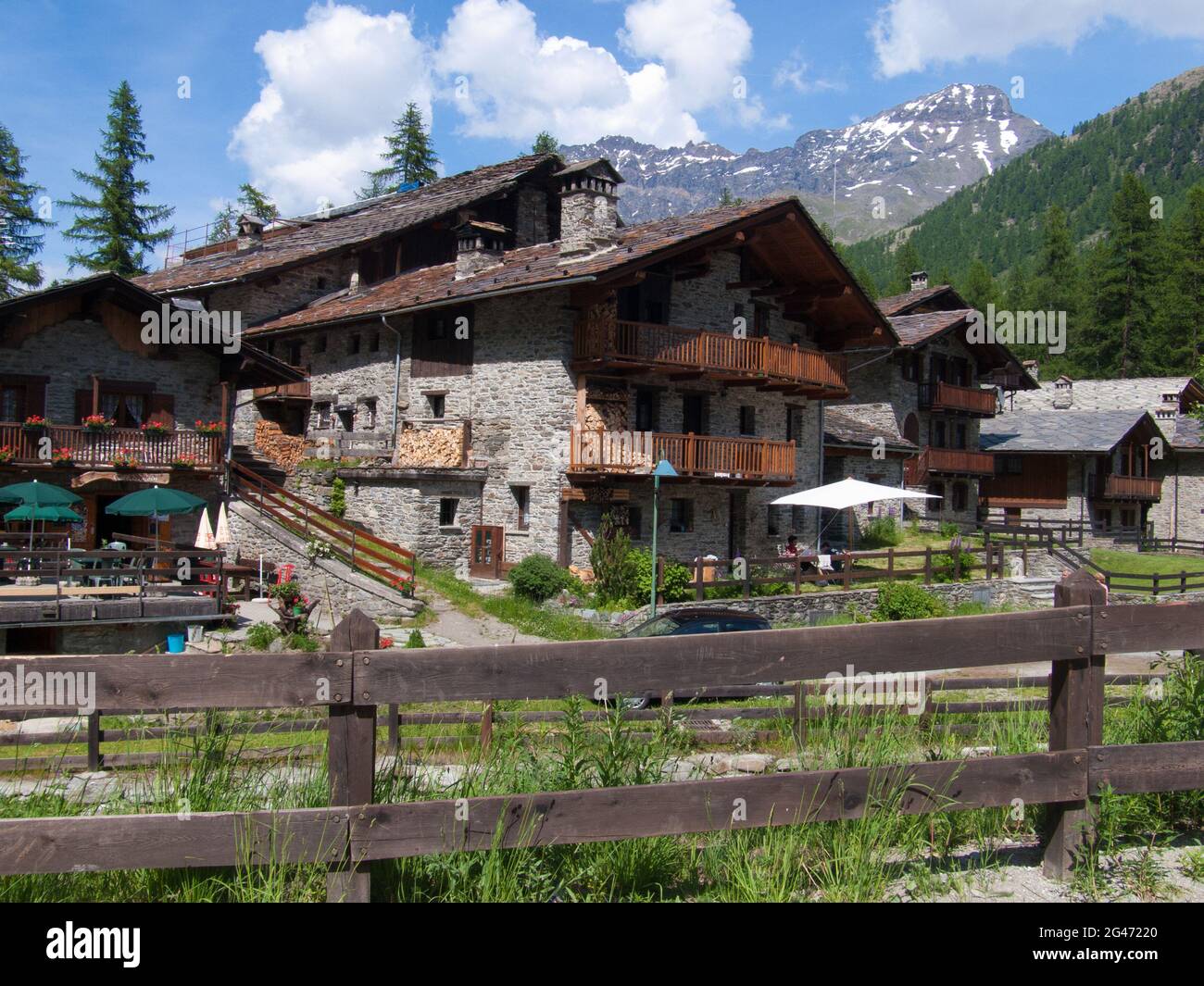 Courtaud hi-res stock photography and images - Alamy