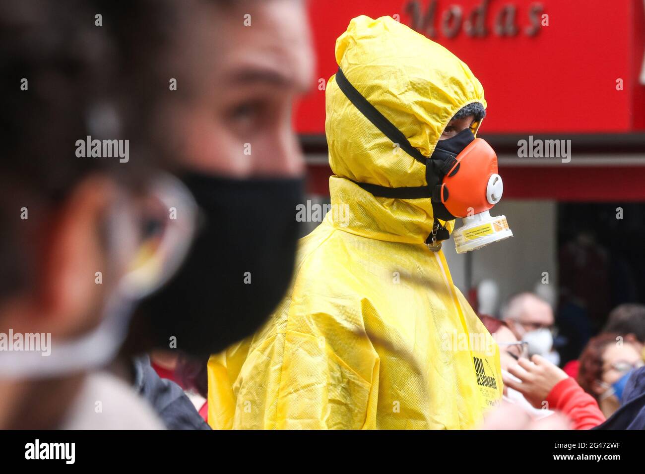Bolsonaro mask hi-res stock photography and images - Alamy