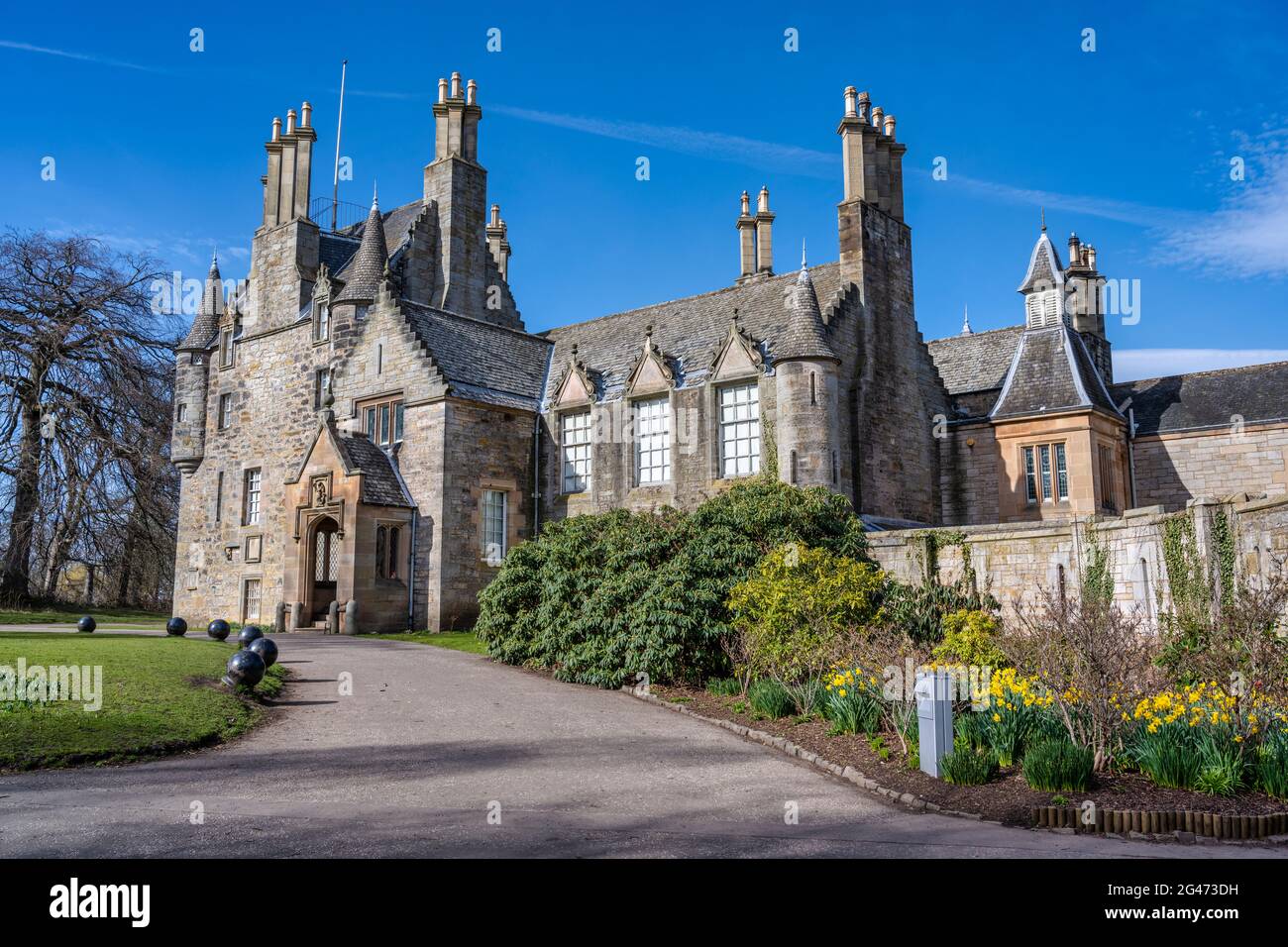 16th century tower house hi-res stock photography and images - Alamy