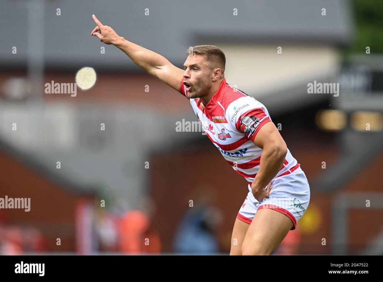 Matty Russell (2) of Leigh Centurions gives his team mates instructions ...