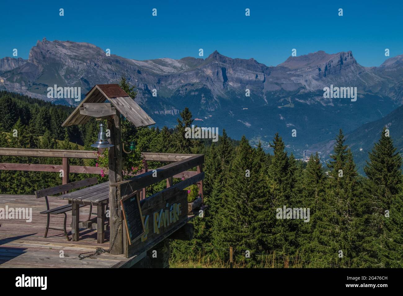Montaz hi-res stock photography and images - Alamy