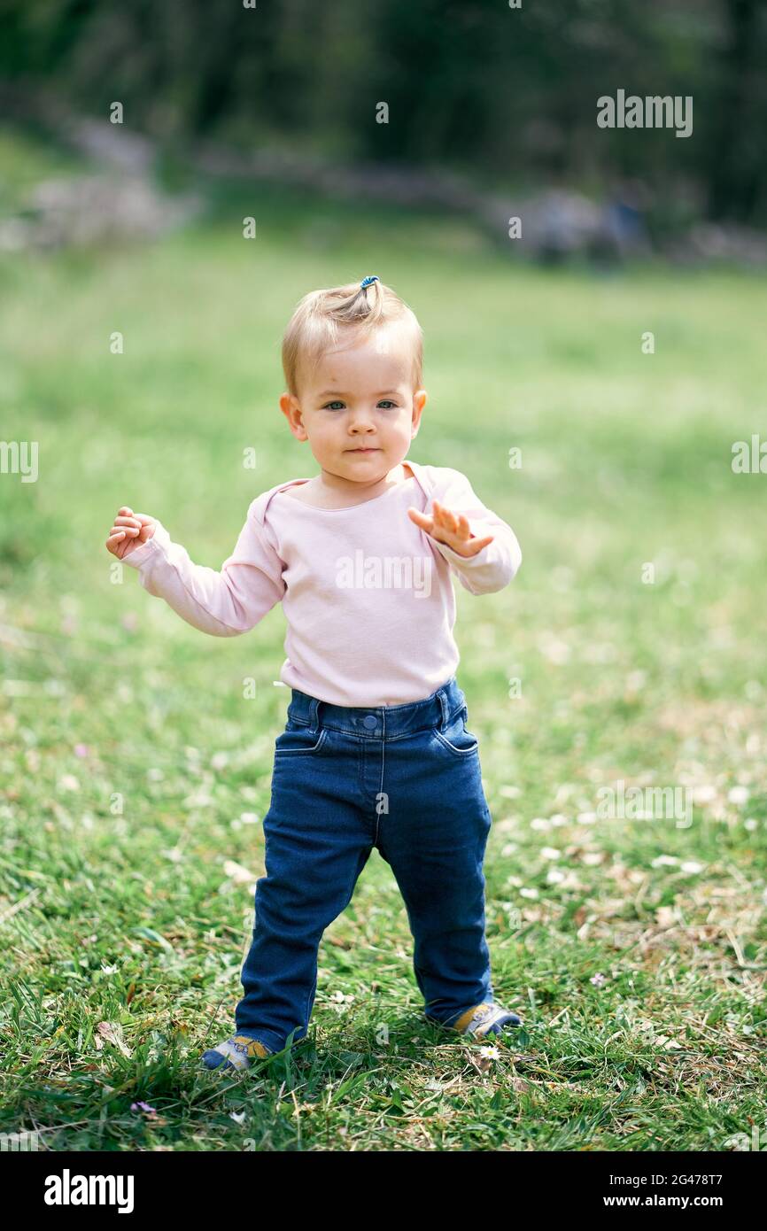 Funny walking hi-res stock photography and images - Alamy